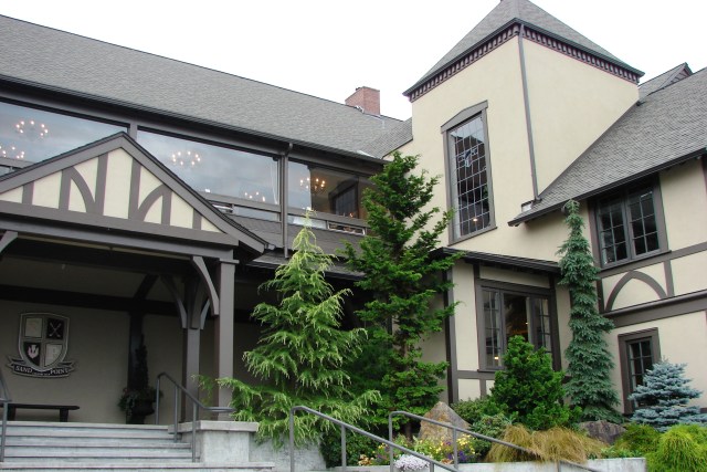 Names in the Neighborhood: Sand Point Country Club | Wedgwood in ...