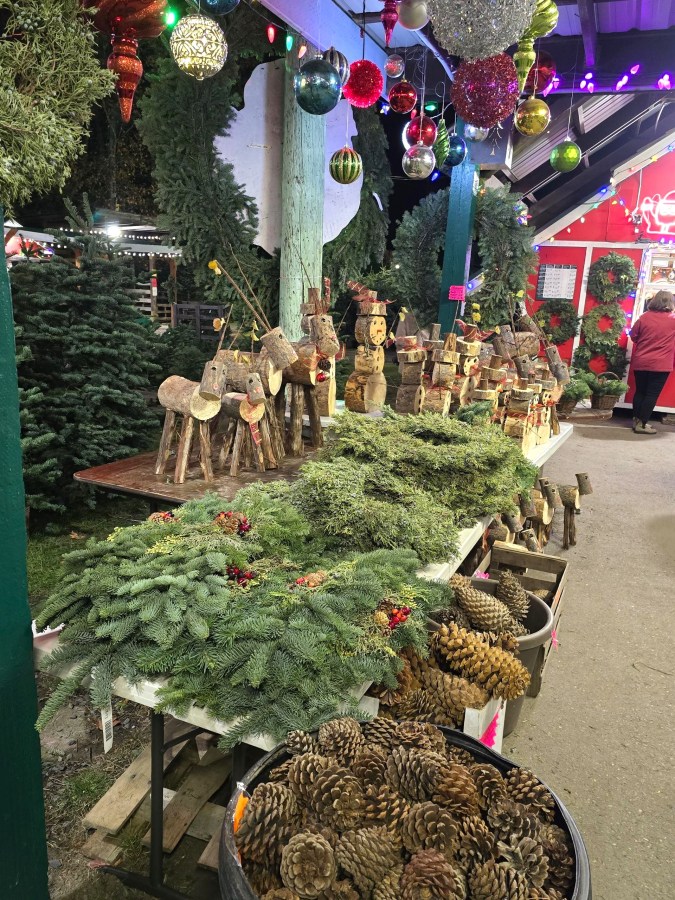 Hunter decorations.2024 | Wedgwood in Seattle History